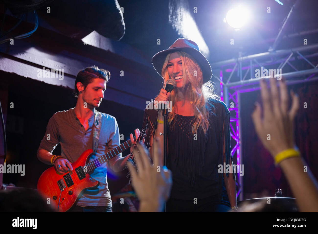 Pop concert stage crowd female singer hi-res stock photography and ...