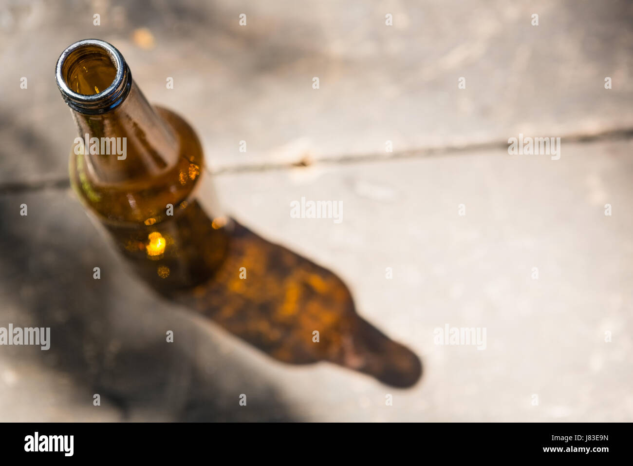 Empty beer bottle hi-res stock photography and images - Alamy