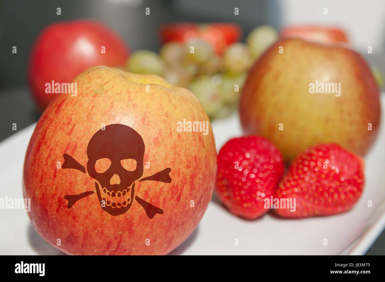 fruit apples apple vegetable contaminates germs ehec toxic poisonous ...