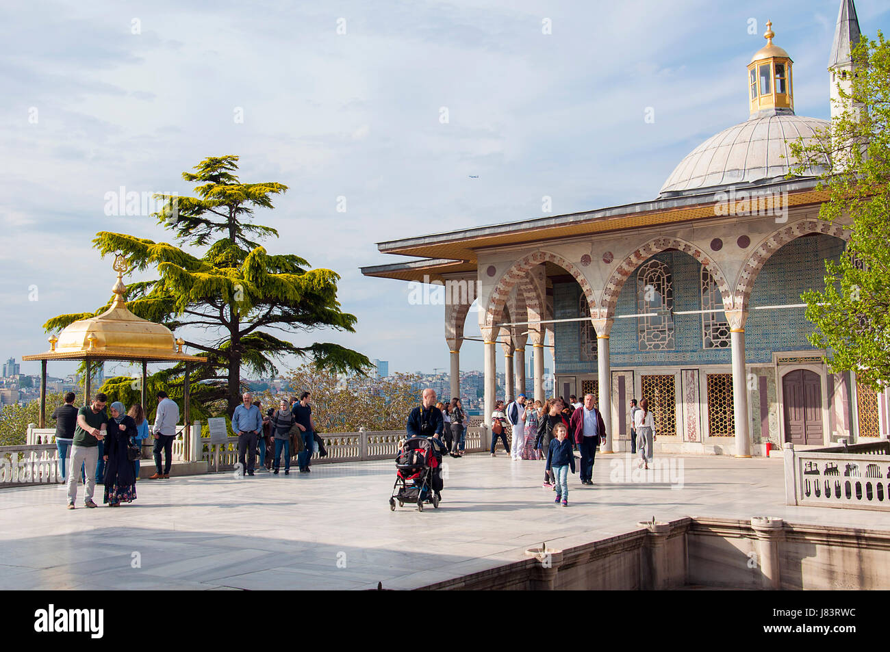 Suleyman the magnificent crown hi-res stock photography and images - Alamy