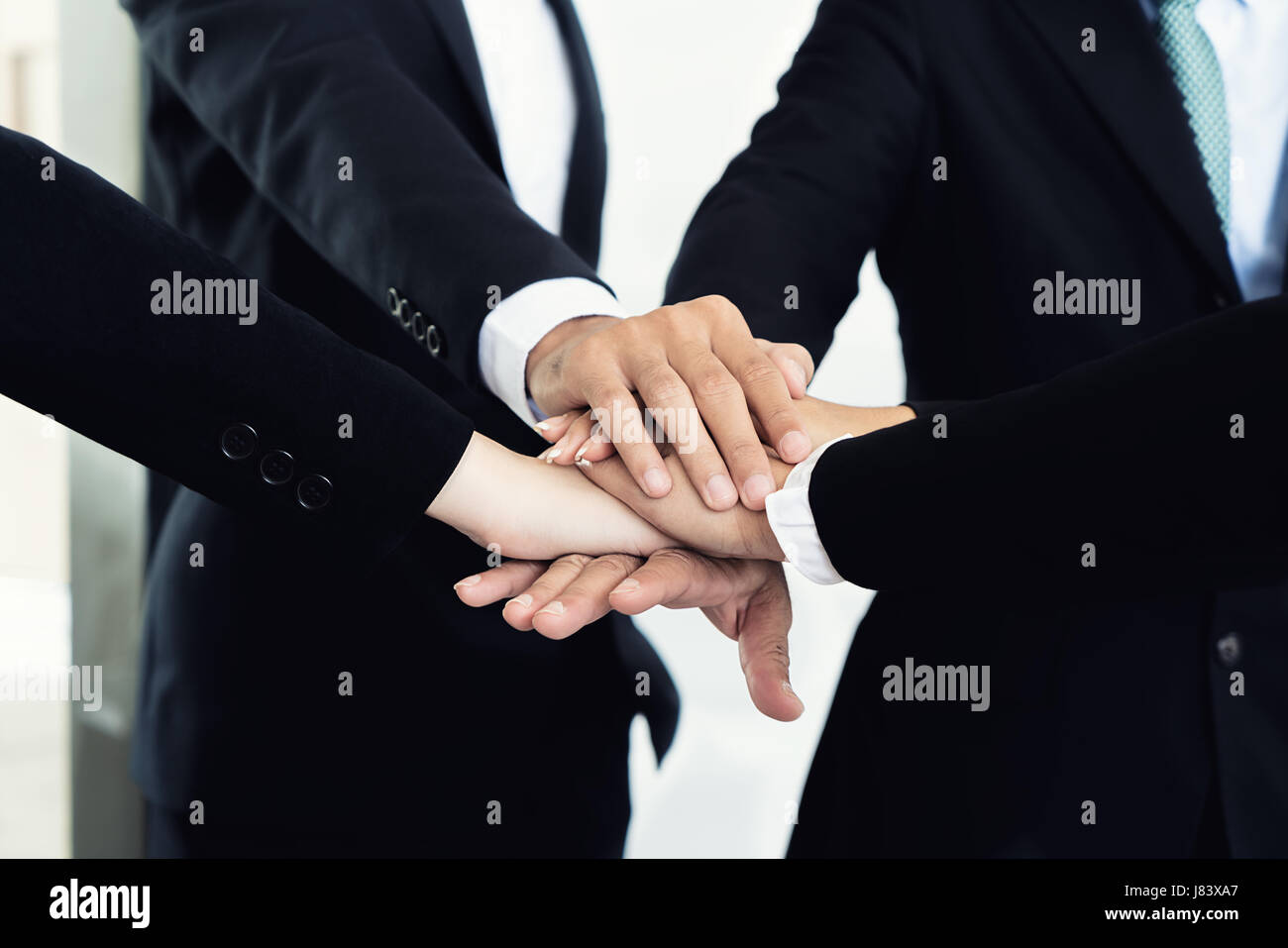 Team building teamwork hi-res stock photography and images - Alamy