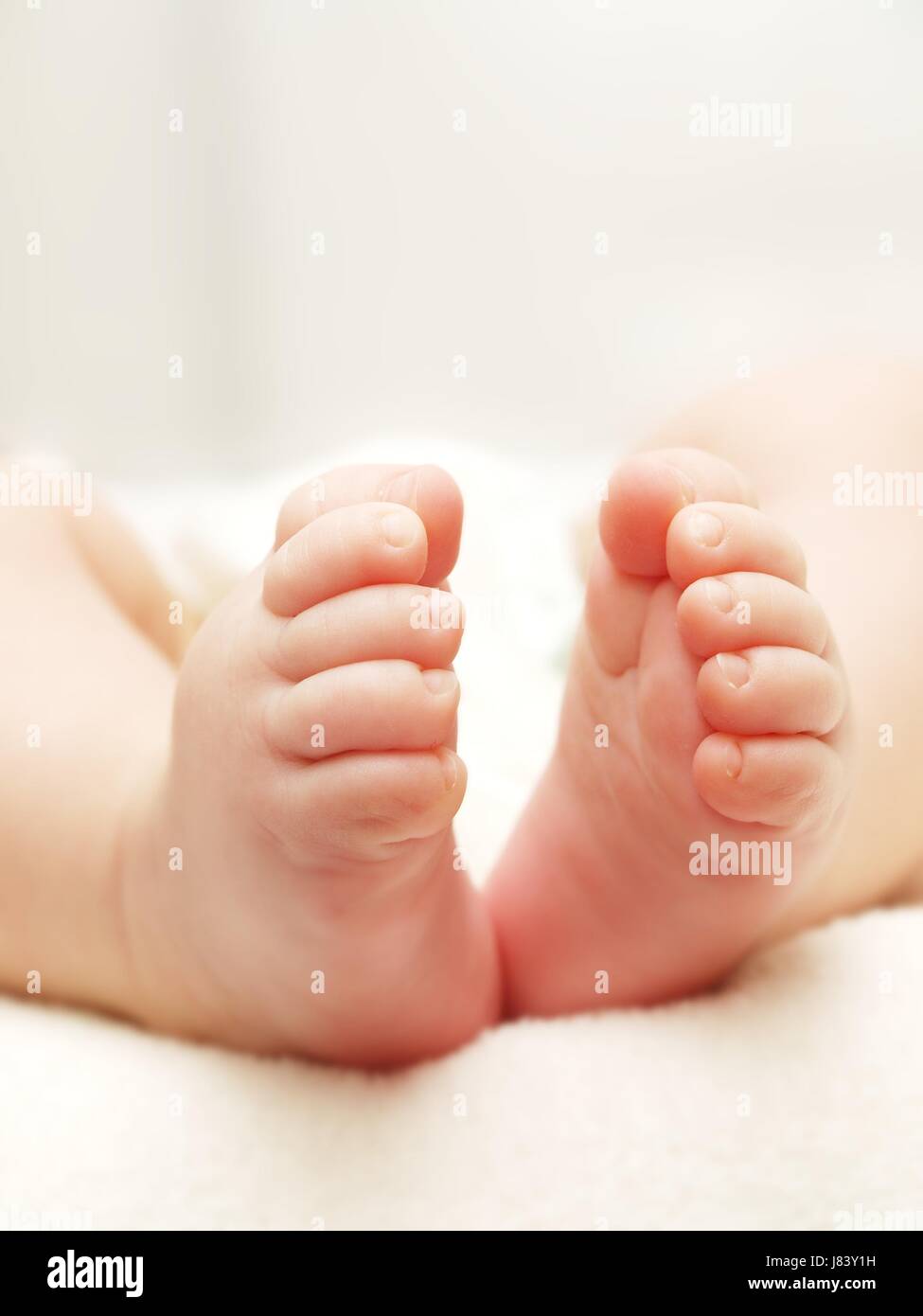 person small tiny little short baby foot feet toe legs hand hands ...