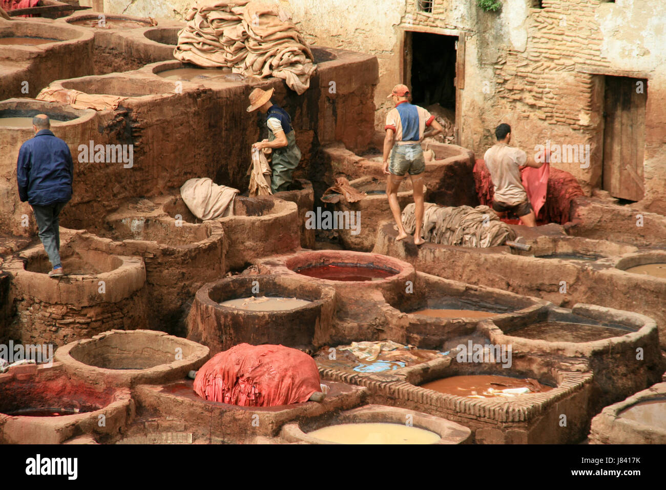 leather tanning in fes morocco Stock Photo - Alamy