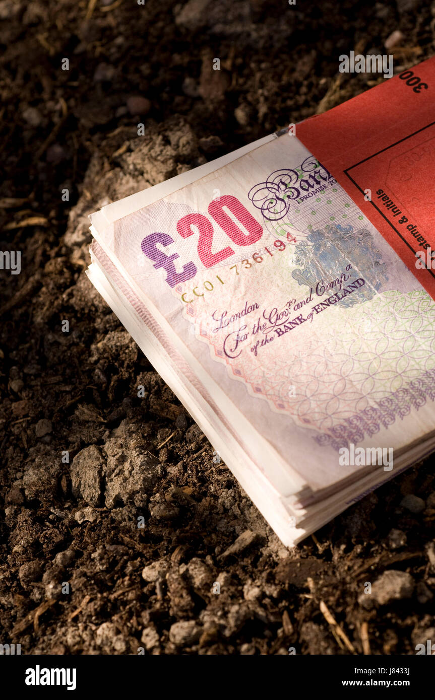 One thousand pound note hi-res stock photography and images - Alamy