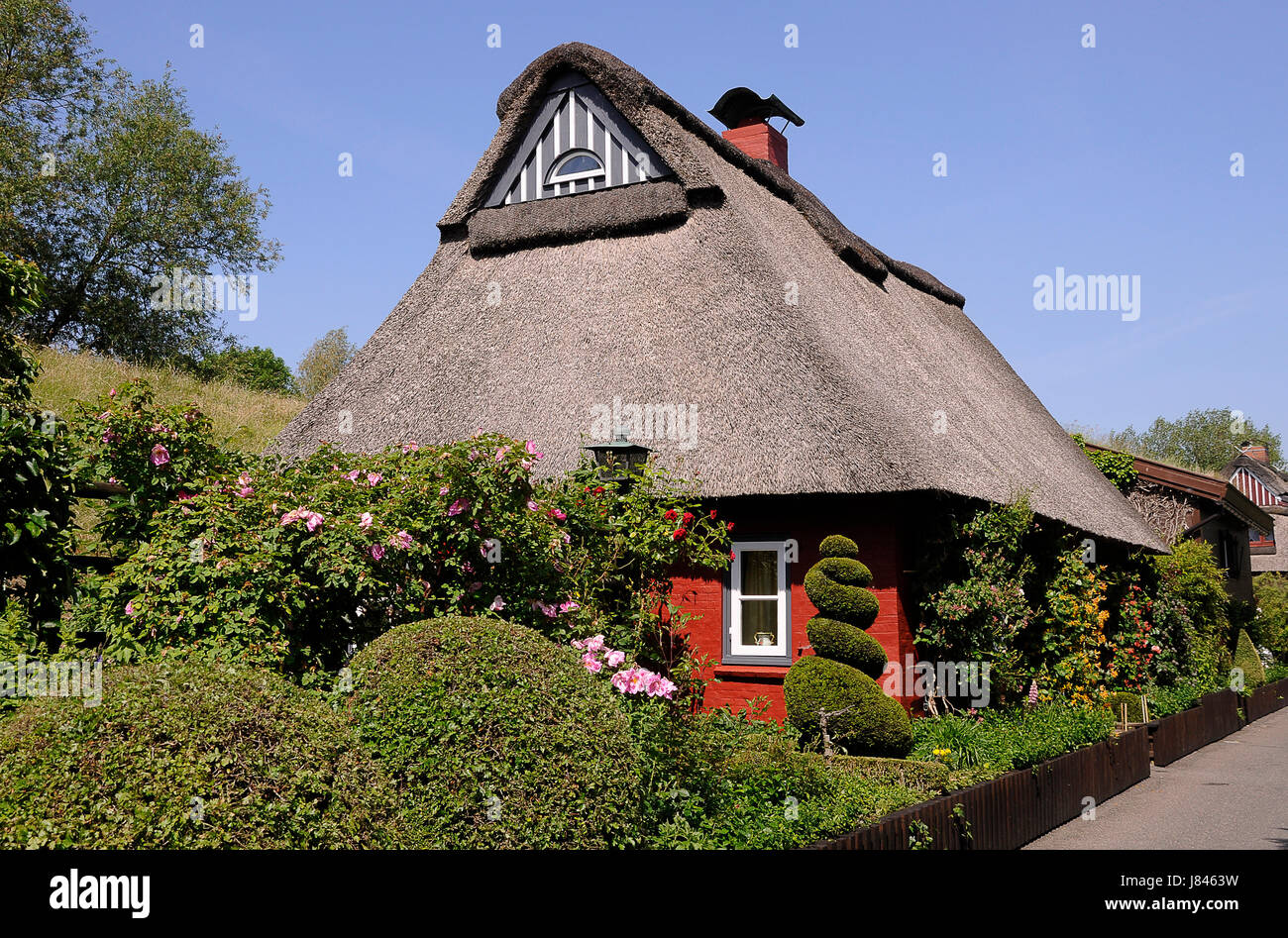 thatched roof house Stock Photo - Alamy