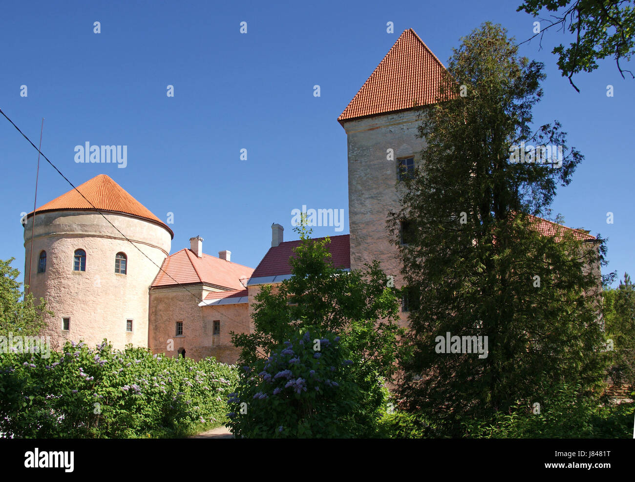 tower wall past fortress style of construction architecture ...