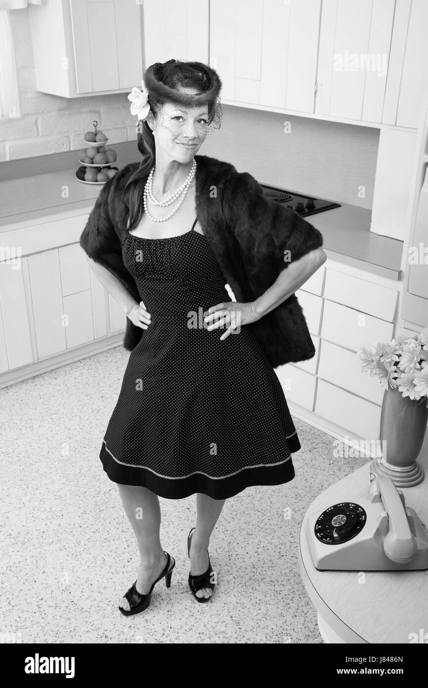 Woman drinking alcohol 1950s hi-res stock photography and images - Alamy