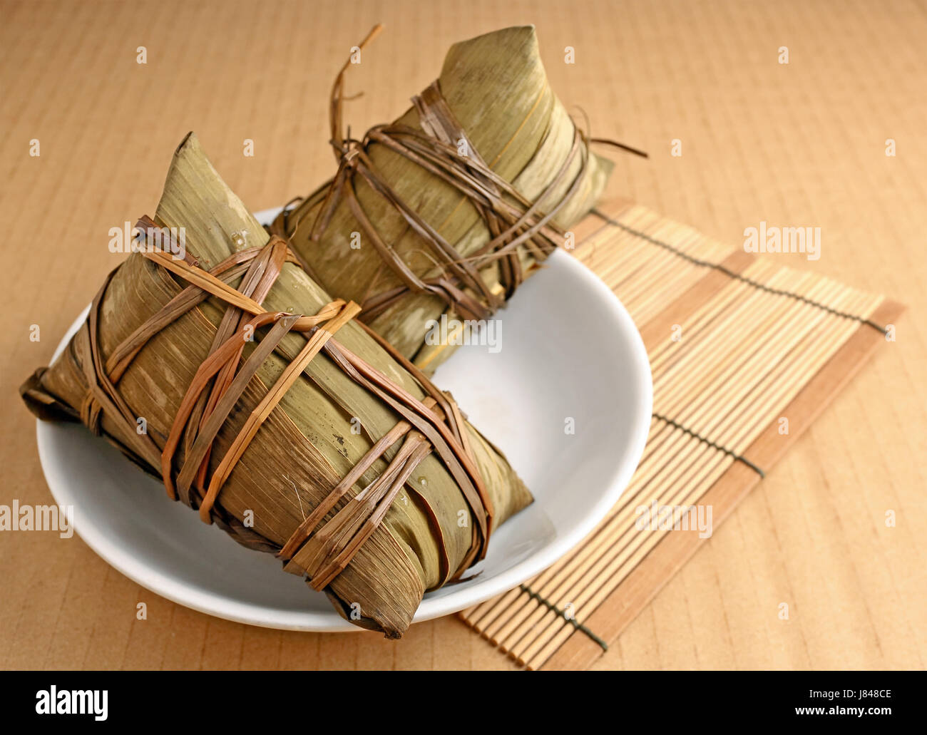 restaurant food aliment leaf stuffed traditional bamboo nuts peanuts ...