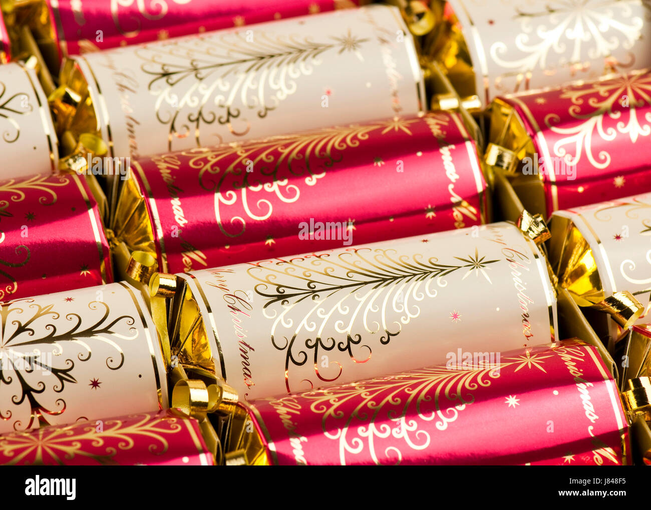 Pull cracker hi-res stock photography and images - Alamy