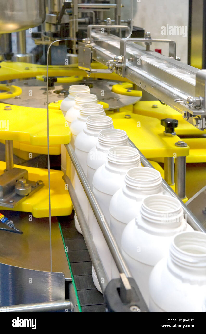 Vessel container fill bottling plant hi-res stock photography and ...