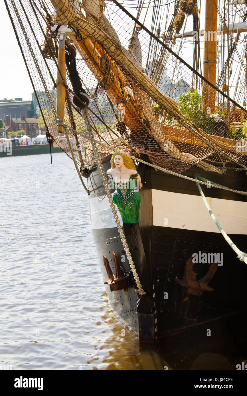 Irish naval ship hi-res stock photography and images - Alamy