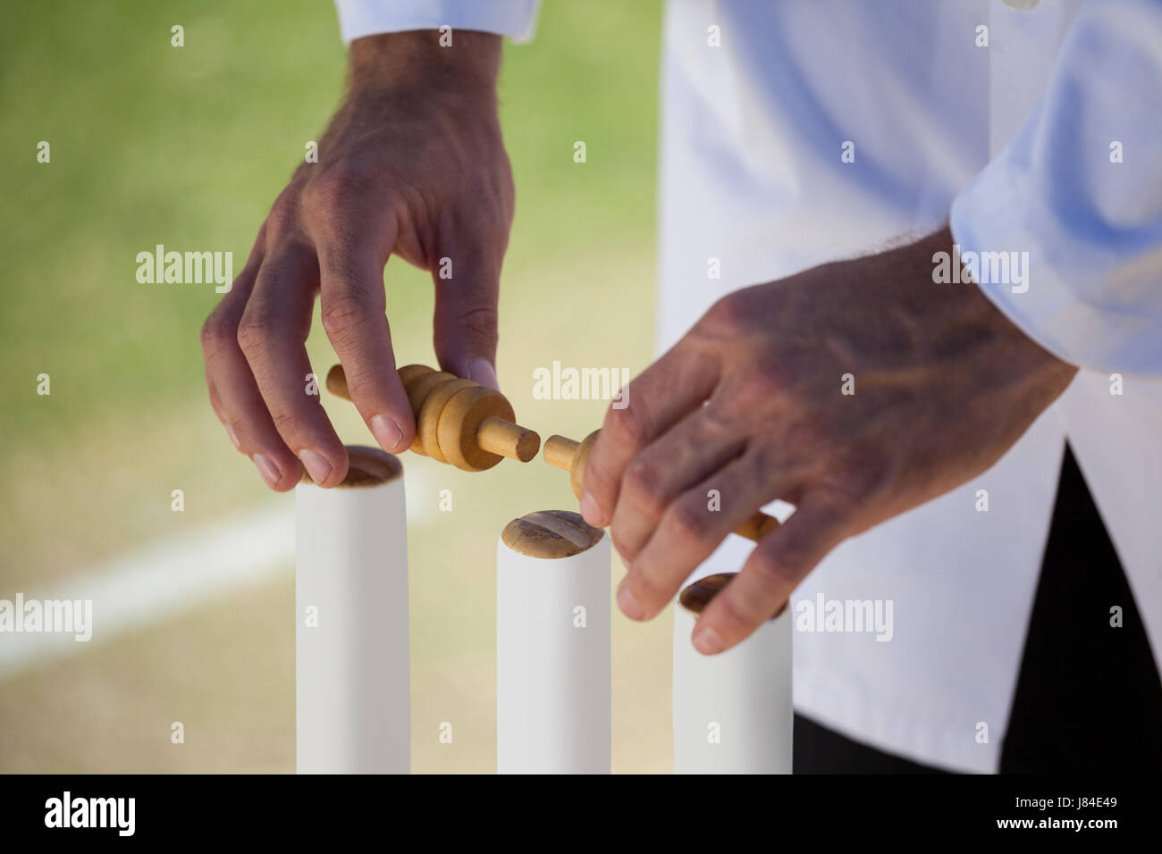 Cricket stumps ball bails hi-res stock photography and images - Alamy