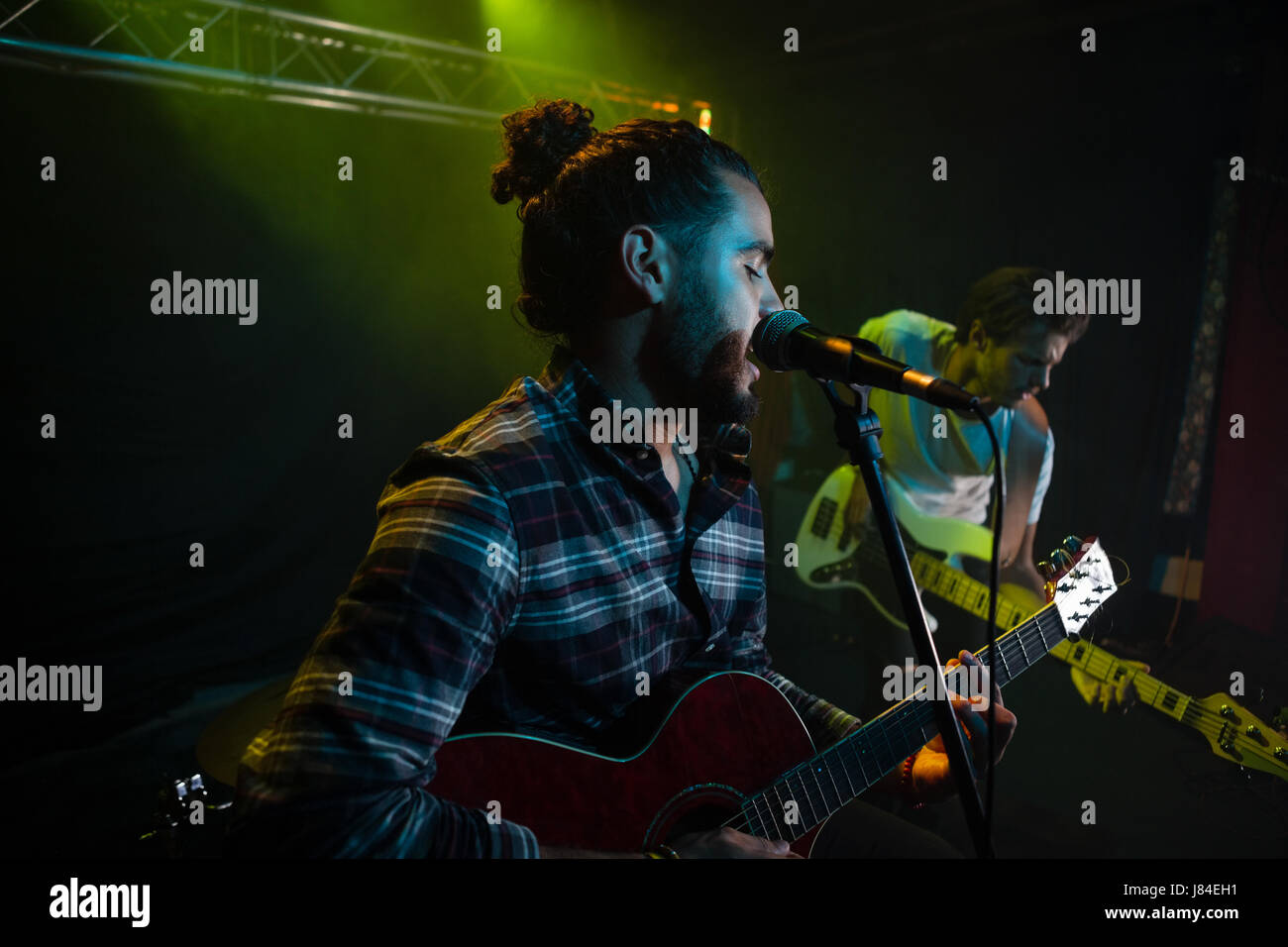 Band playing in nightclub hi-res stock photography and images - Alamy