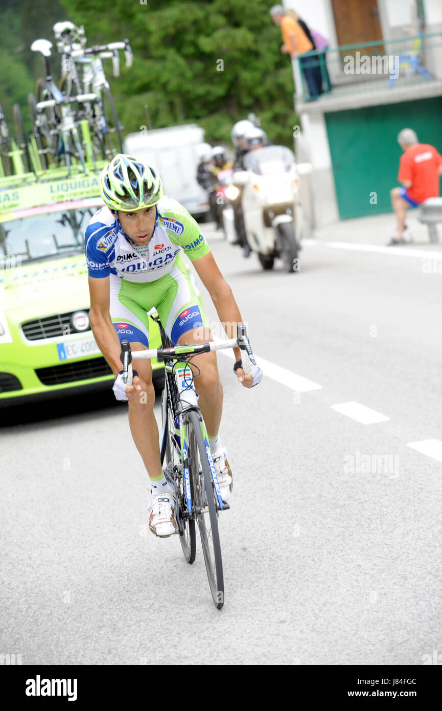 effort cyclist difficulty fatigue dash go quickly fast quick quickly ...