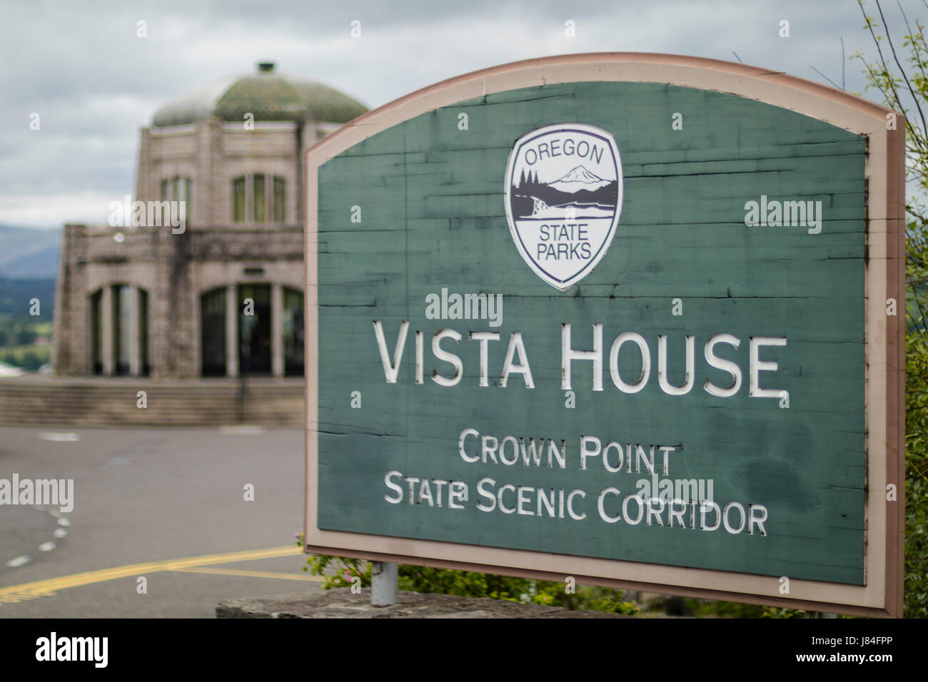 Vista House, Crown Point, Columbia River Gorge, Oregon, USA Stock Photo ...