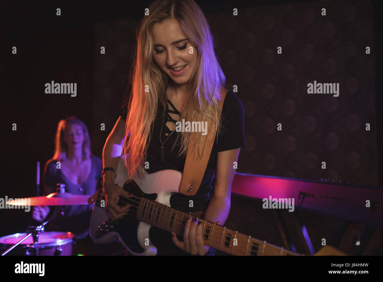 Female rock musicians hi-res stock photography and images - Alamy