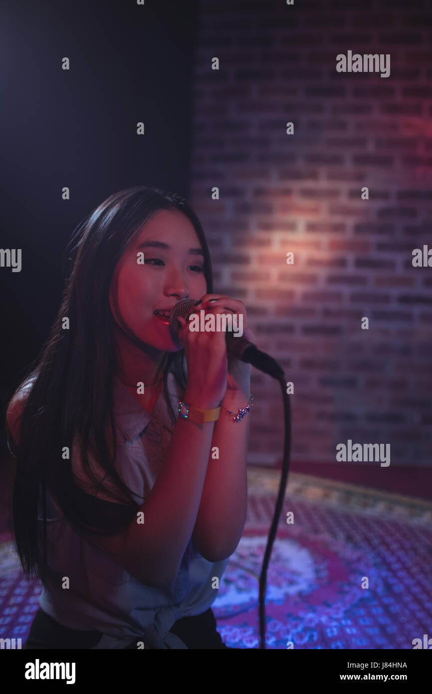 Beautiful blonde female singer hi-res stock photography and images - Alamy