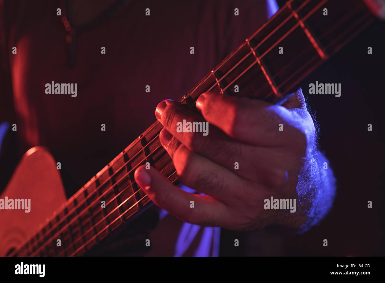 Male guitarist hi-res stock photography and images - Alamy