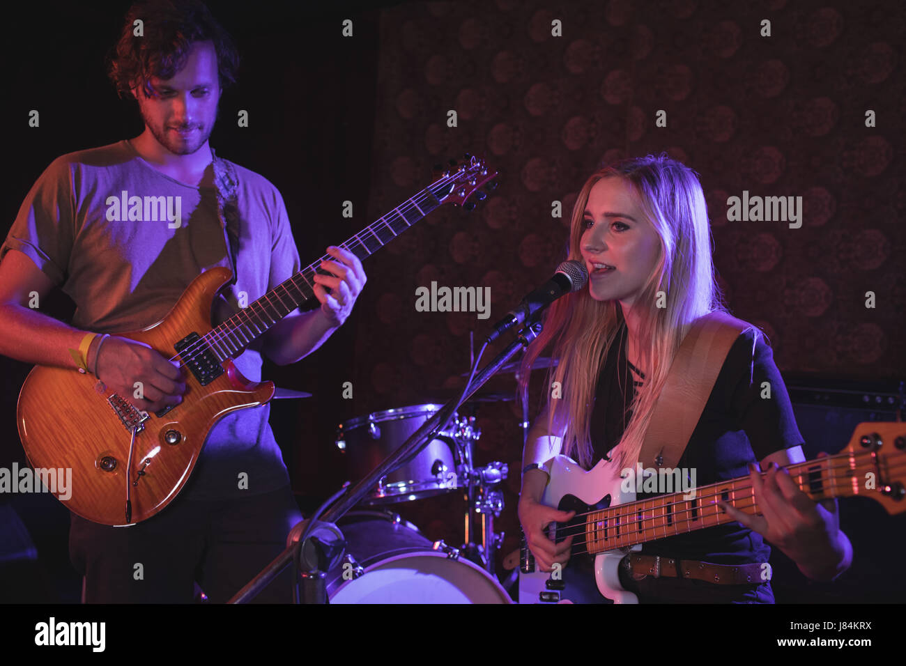 Female Rock Guitarists High Resolution Stock Photography and Images - Alamy