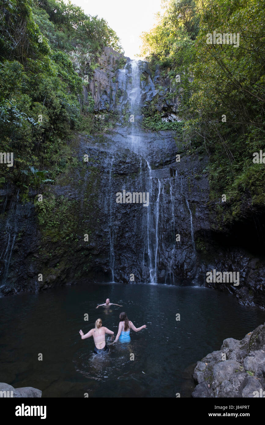 Hawaii swimming pool hi-res stock photography and images - Alamy