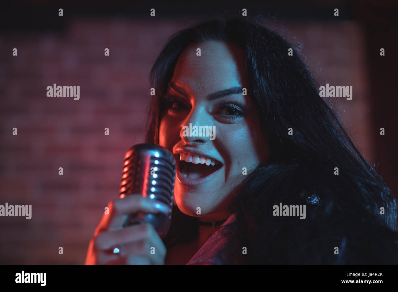 Close up portrait smiling celebrity hi-res stock photography and images ...