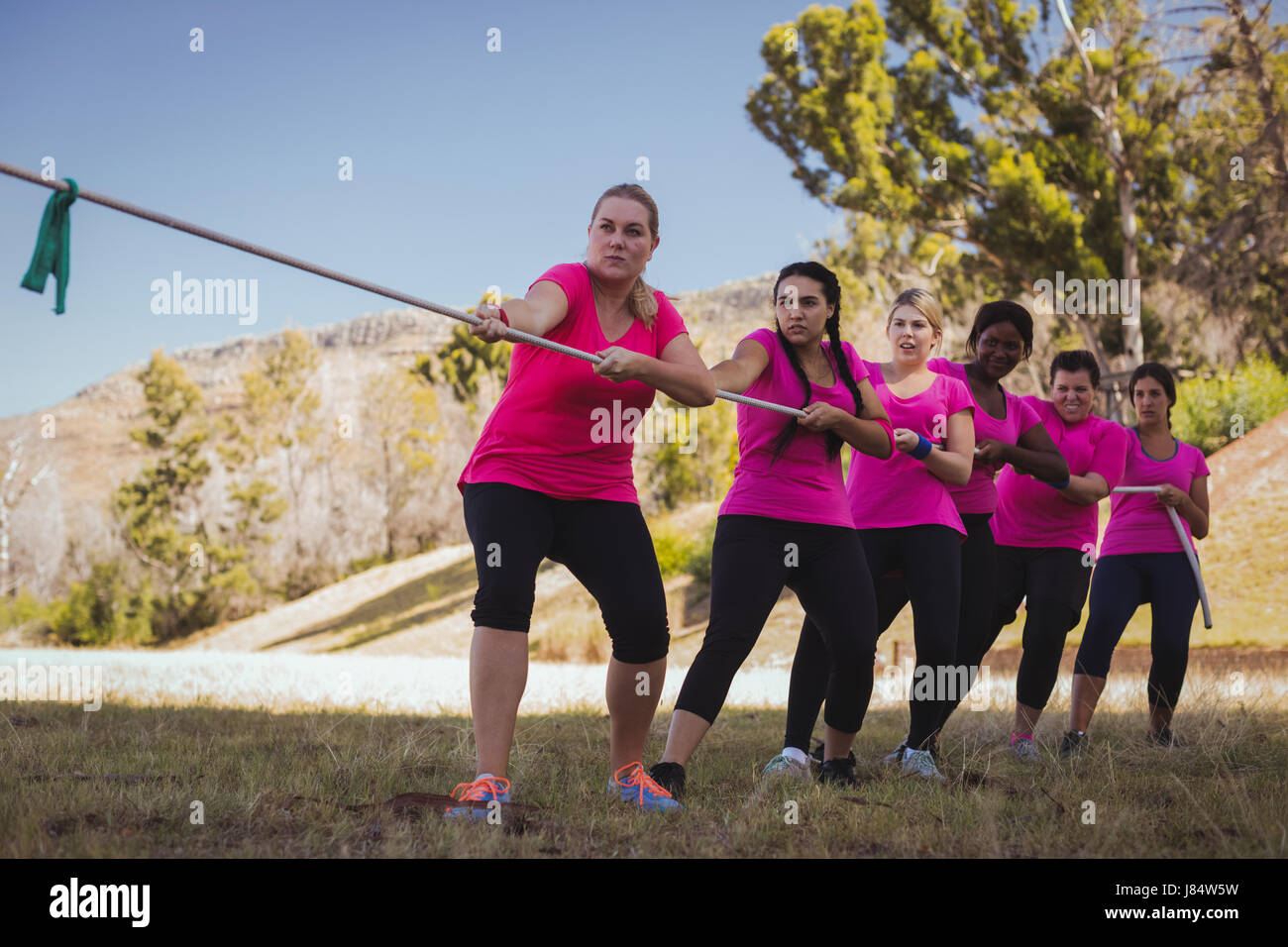 Tug of war women hi-res stock photography and images - Alamy