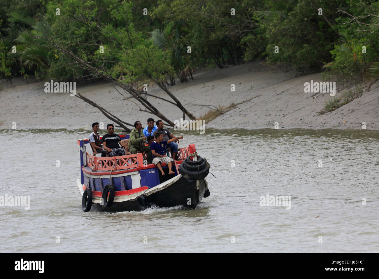 Small human powered boats hi-res stock photography and images - Alamy