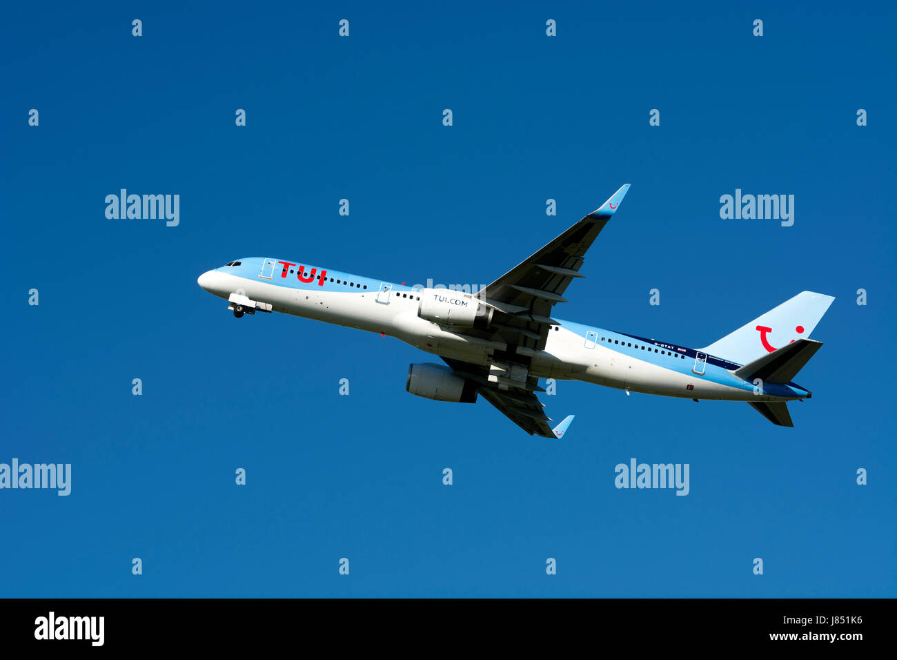 Tui Boeing 757 taking off at Birmingham Airport, UK (G-BYAY Stock Photo ...