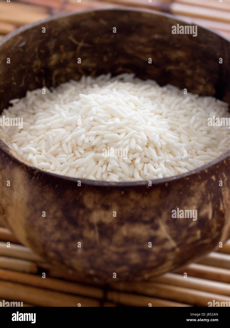 raw polished uncooked starch carbohydrate white rice food aliment ...