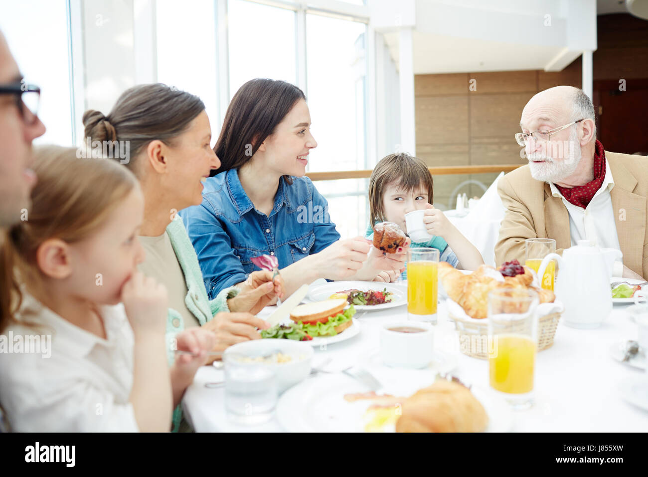 Big breakfast man eating hi-res stock photography and images - Alamy