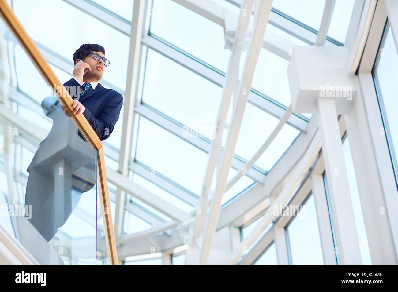 Leader talking hi-res stock photography and images - Alamy