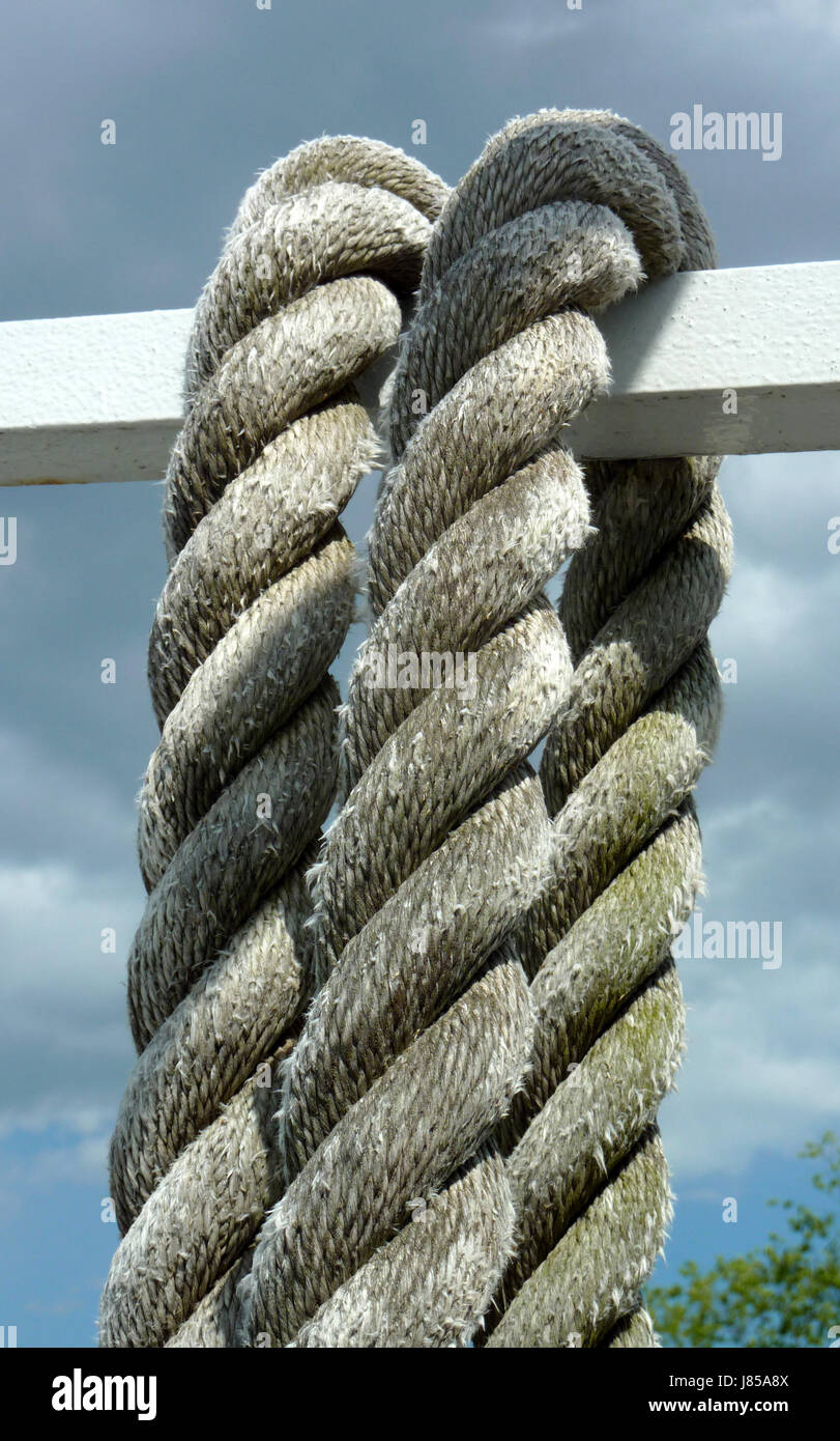 dew rail ropes rope detail navigation shine shines bright lucent light ...