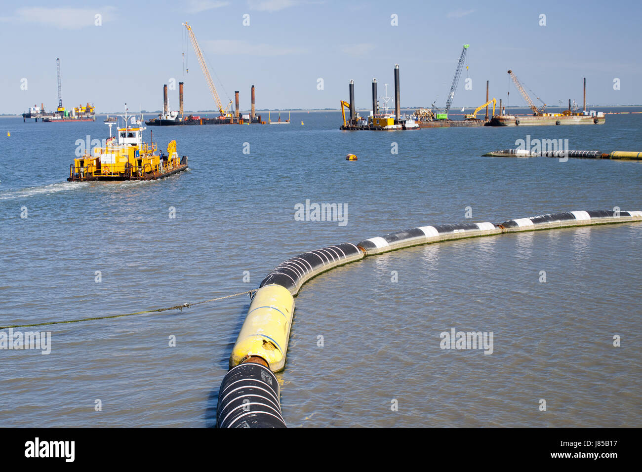 june strength force cranes pontoon gdf suez 2011 kraftwerkskhlung ...