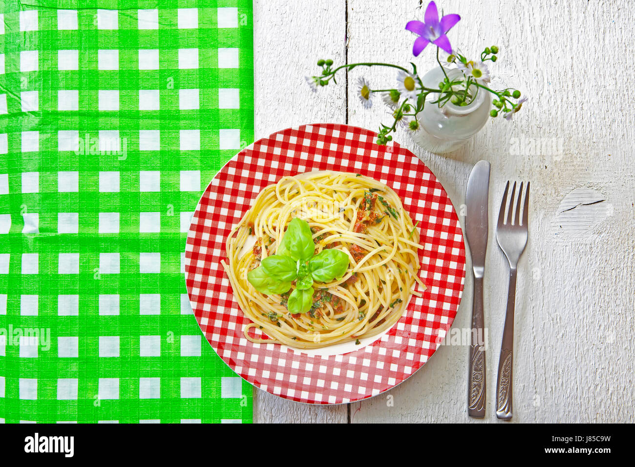 dough noodles basil italian spaghetti sauce pesto glass chalice tumbler ...