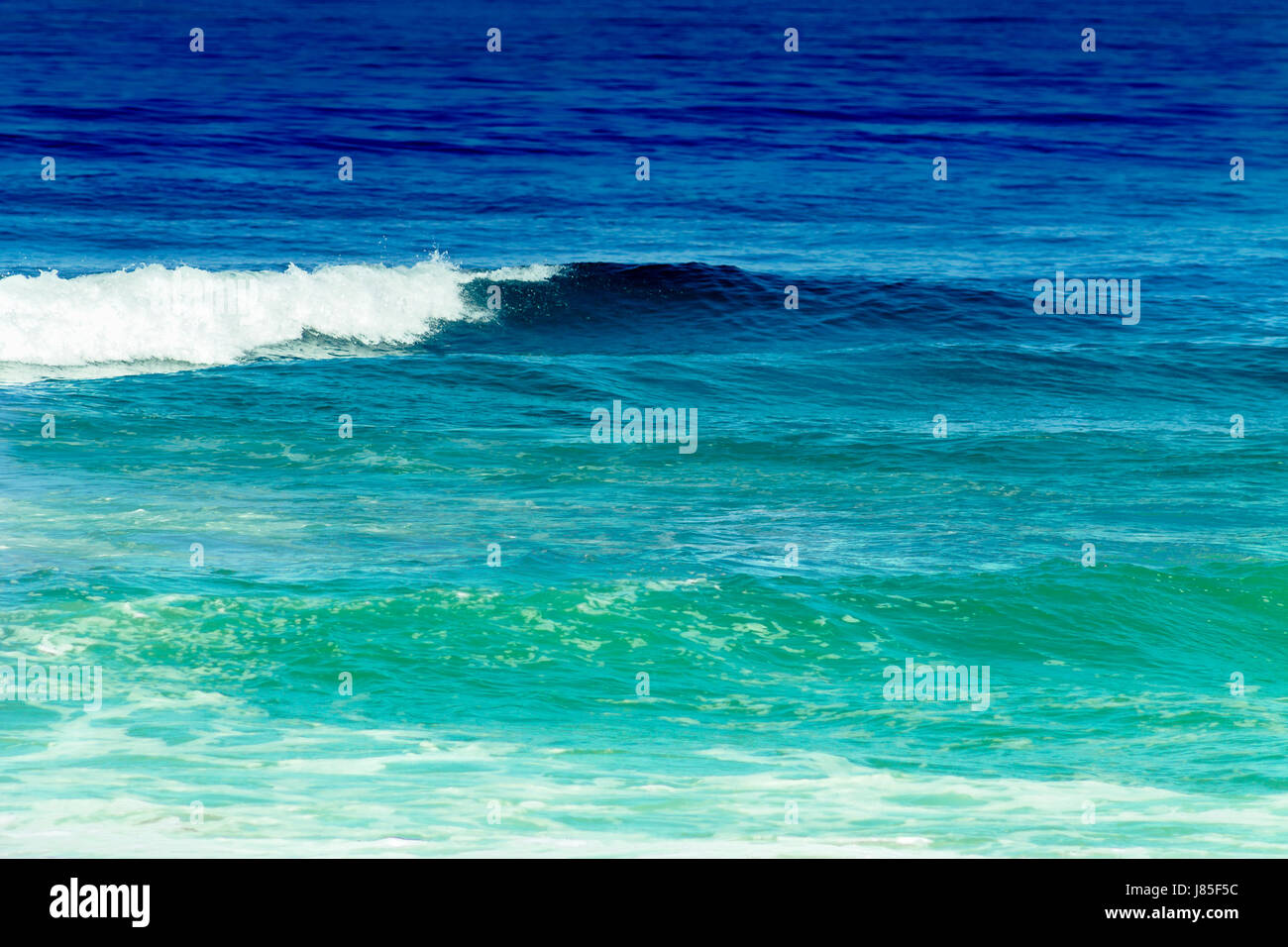 Cyan ocean hi-res stock photography and images - Alamy