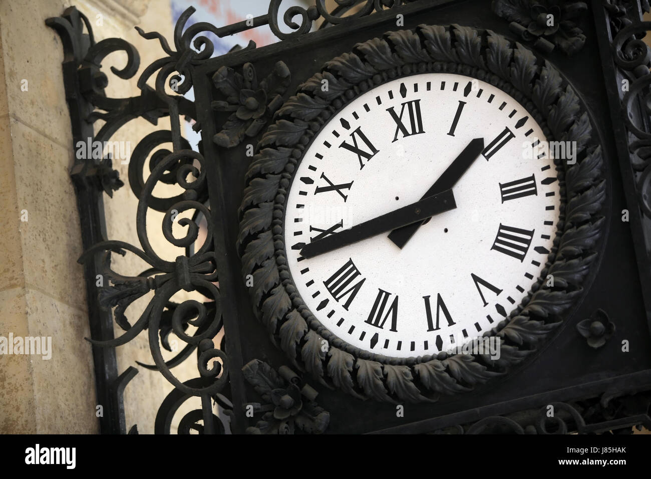 big large enormous extreme powerful imposing immense relevant clock ...