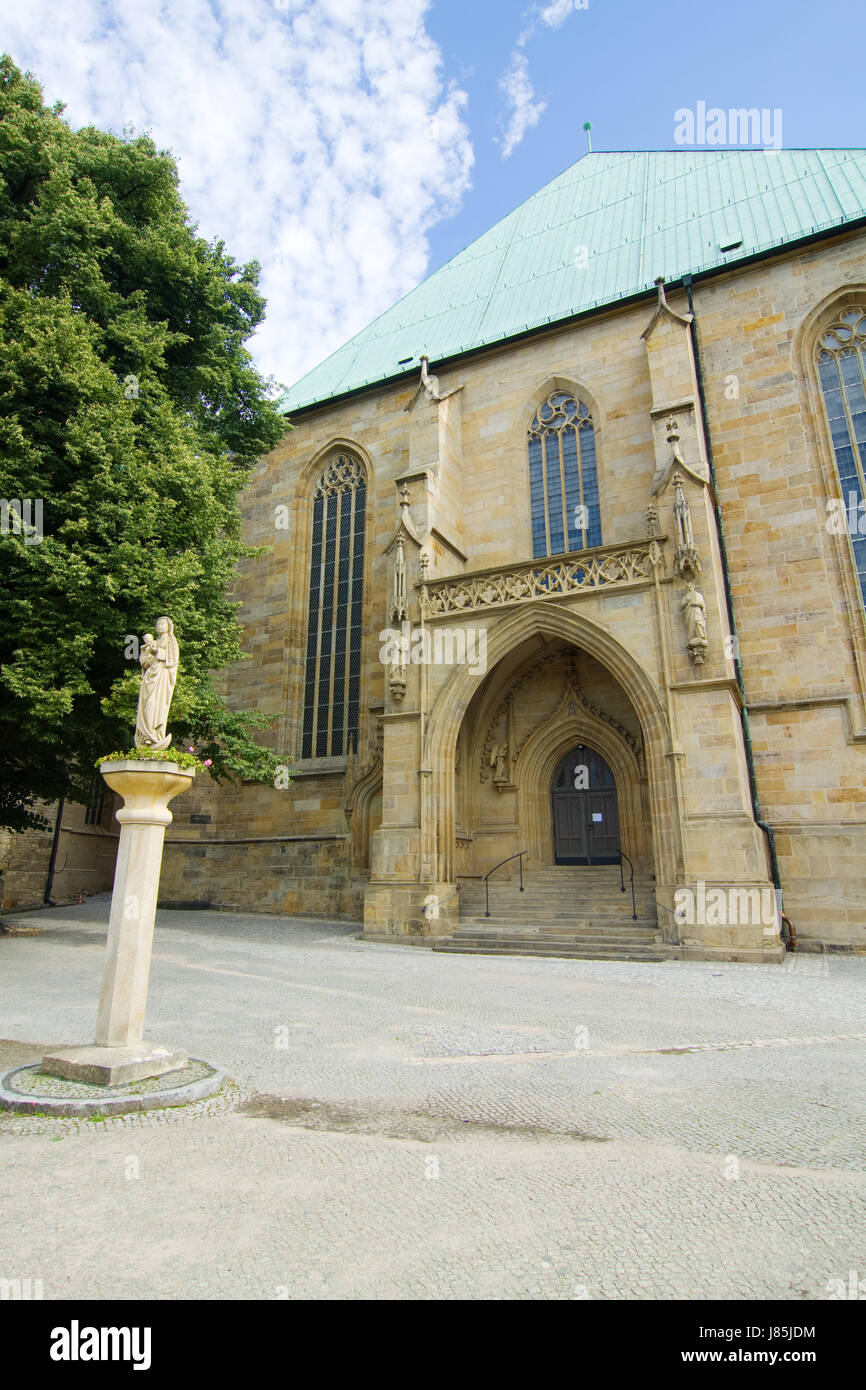 rear entrance to the cathedral Stock Photo - Alamy