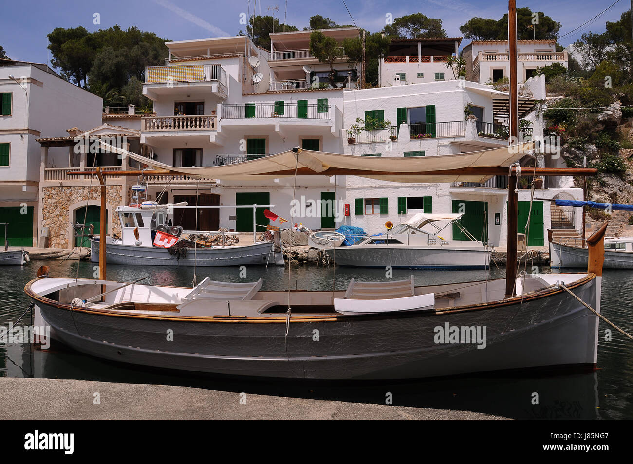 spain harbor fishing boat harbours hispanic spanish rowing boat sailing ...