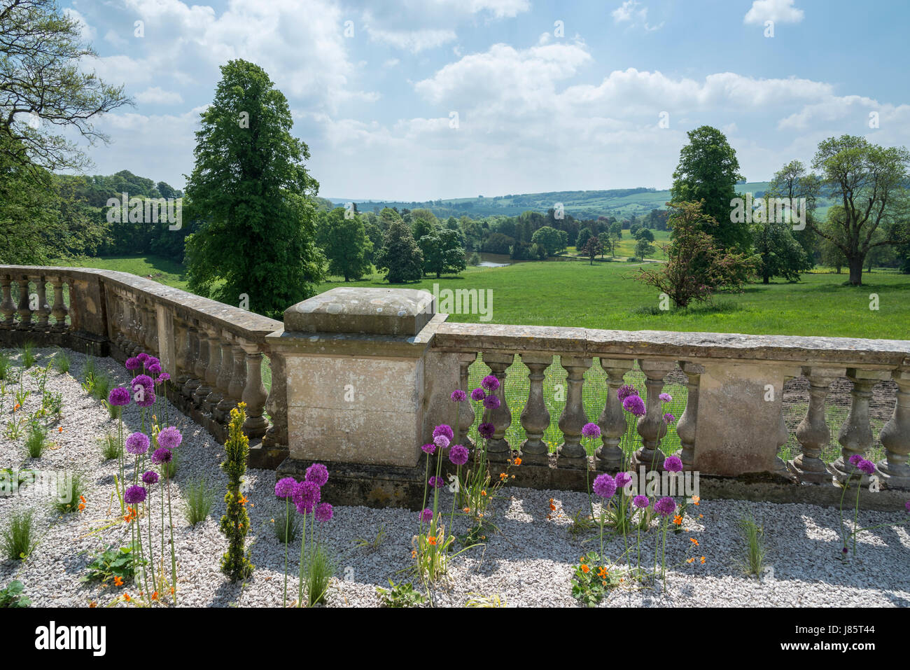 Stone balustrade garden hi-res stock photography and images - Alamy