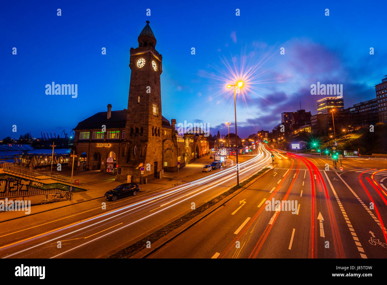 Clock tower, Gauging tower, St. Pauli landing stages with street, night ...