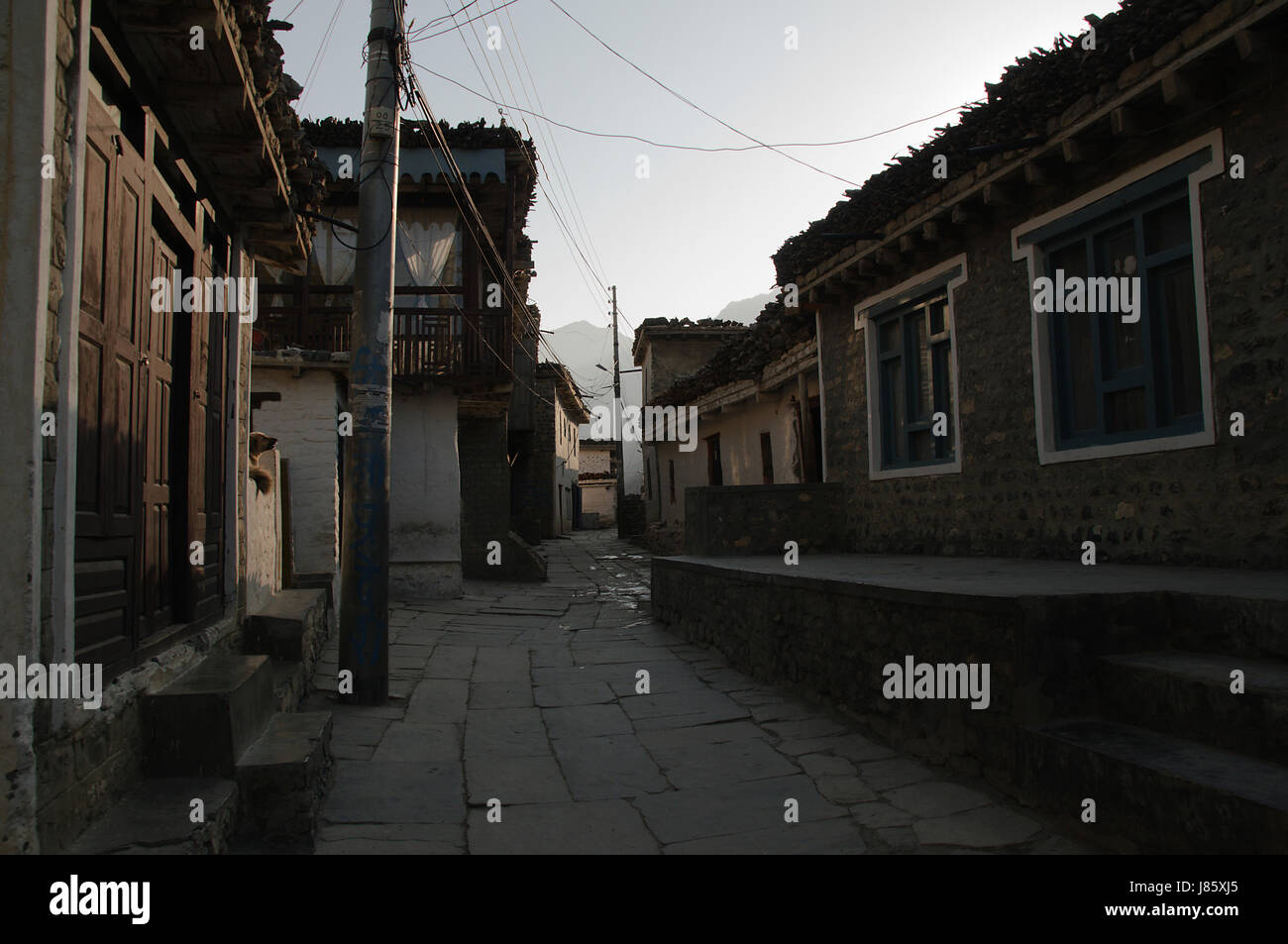 asia nepal mustang himalayas house building travel culture stone wood ...