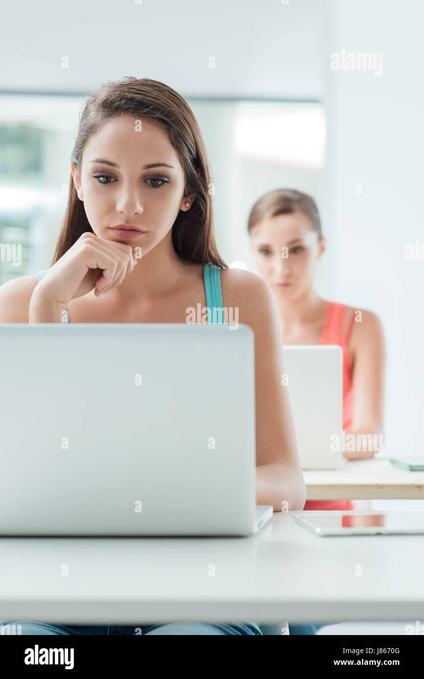 Two pretty young girls laptops hi-res stock photography and images - Alamy