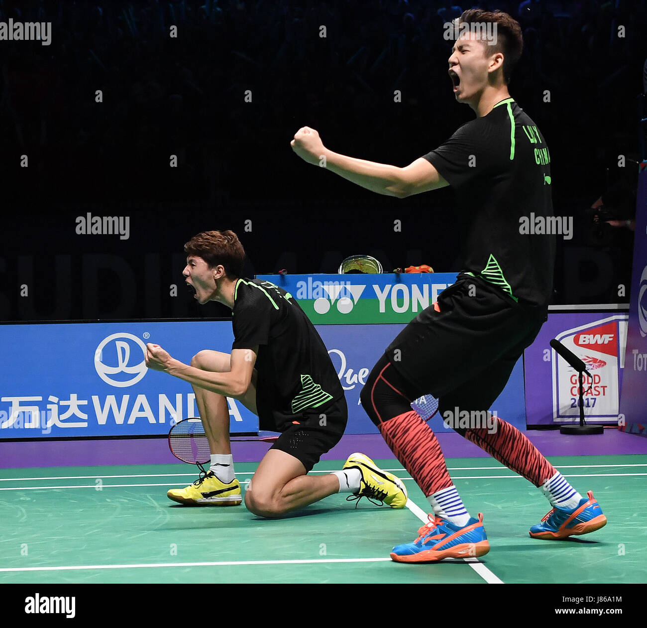 Gold Coast, Australia. 27th May, 2017. China's Liu Yuchen(R)/Li Junhui ...