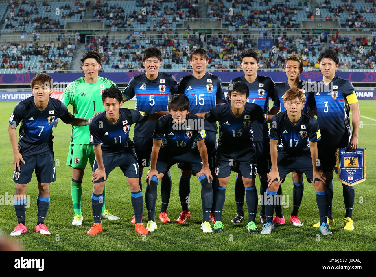 Cheonan, South Korea. 27th May, 2017. U-20U20 Japan team group line-up ...