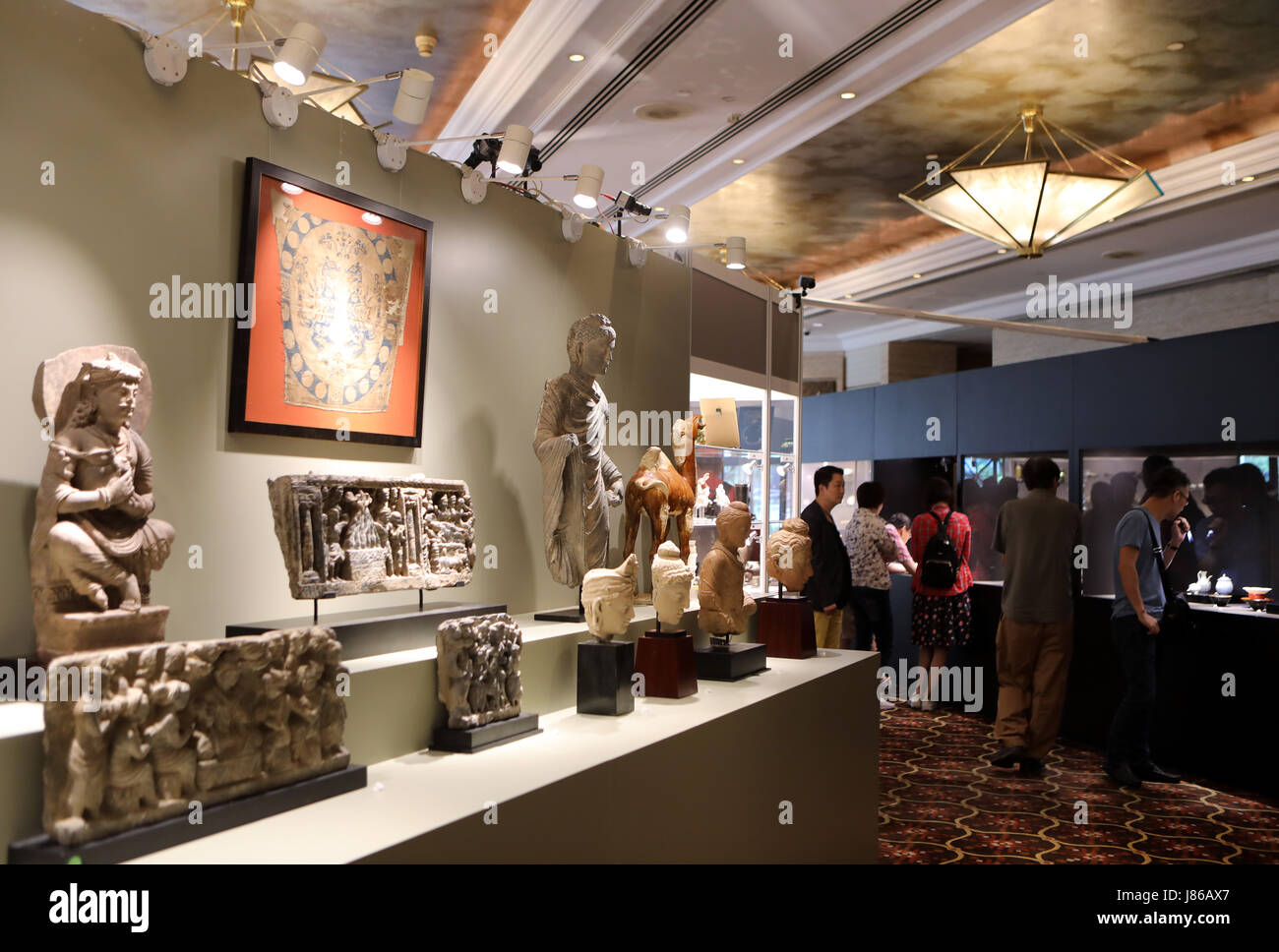 Chinese auctions hi-res stock photography and images - Alamy