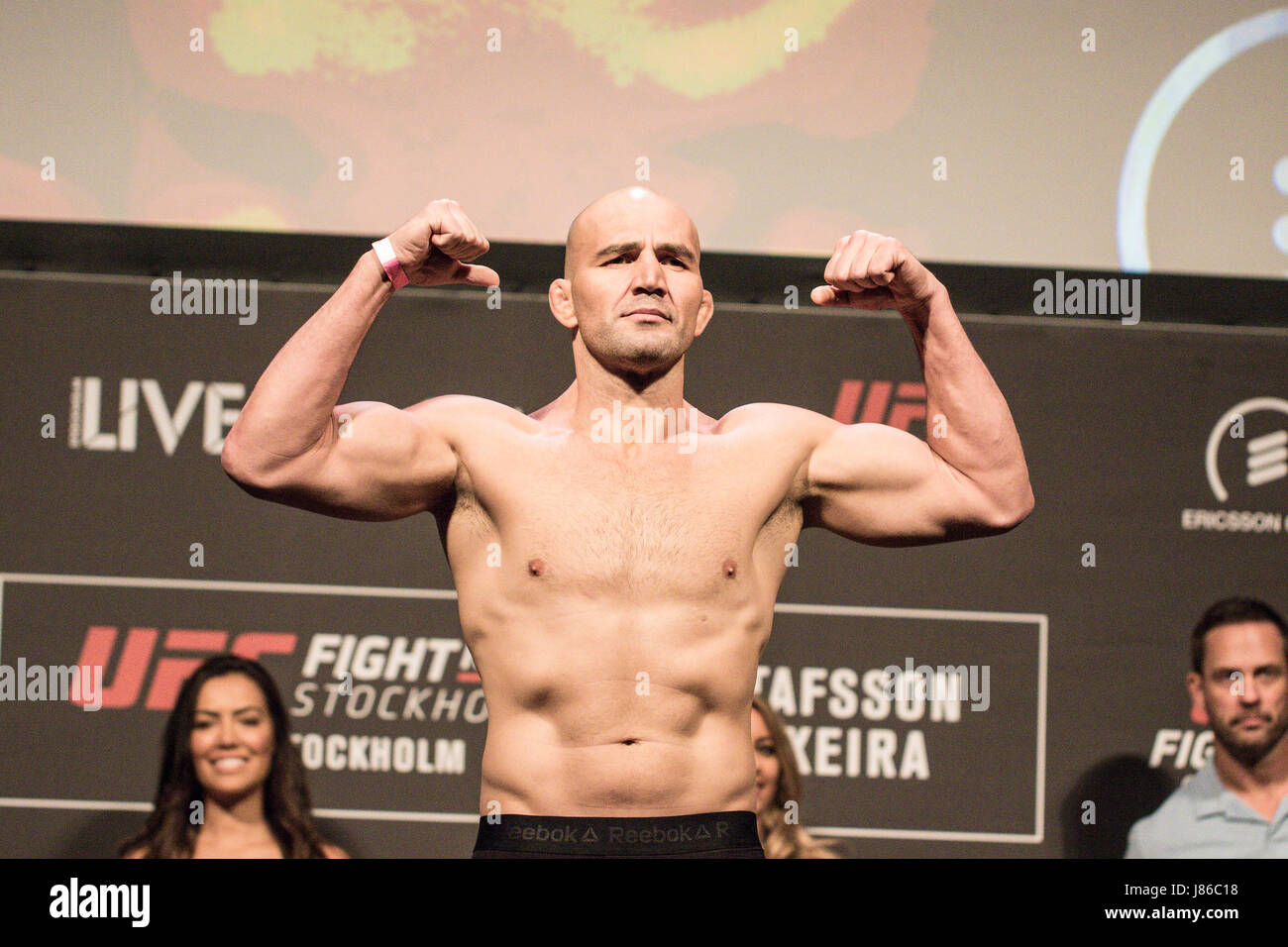 Glover Teixeira Weigh In