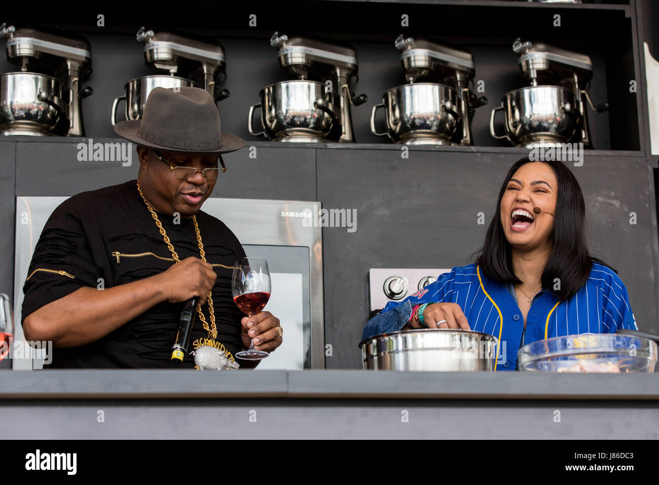 E 40 rapper hi-res stock photography and images - Alamy