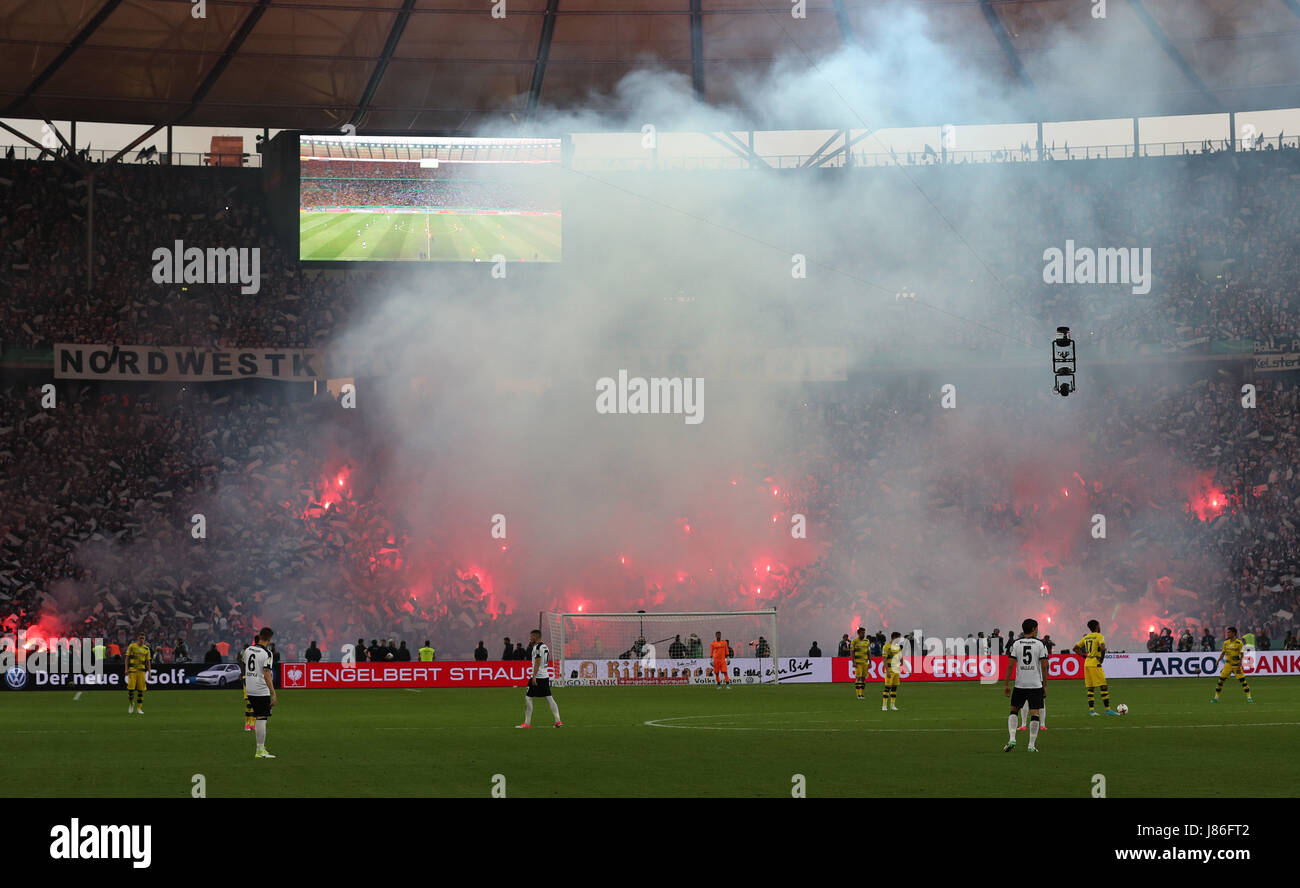 Berlin, Germany. 27th May, 2017. Frankfurt fans light pyrotechnics ...