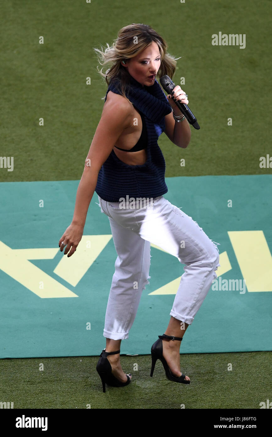 Berlin, Germany. 27th May, 2017. The German singer Helene Fischer ...