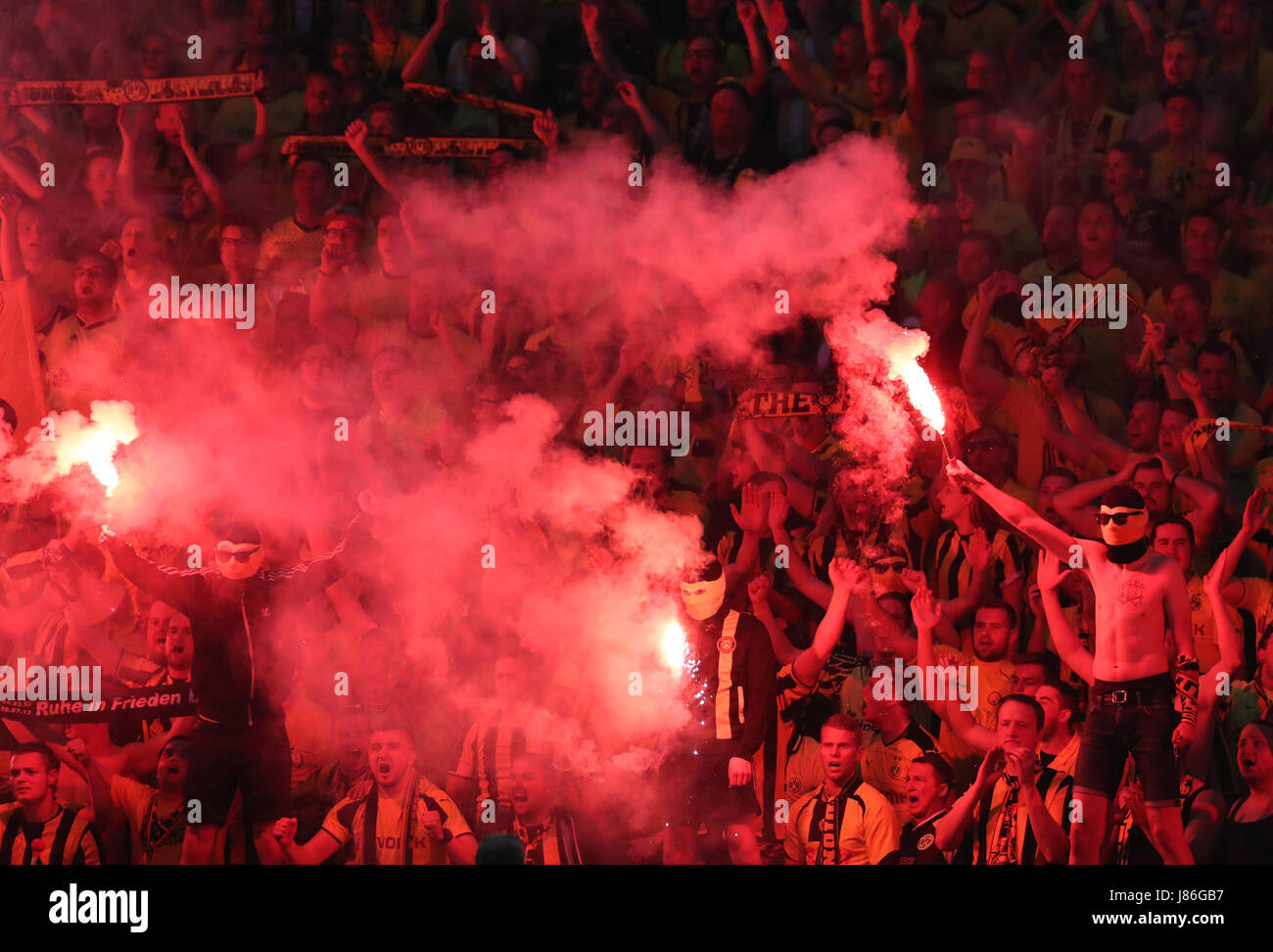 Berlin, Germany. 27th May, 2017. Frankfurt fans light pyrotechnics ...